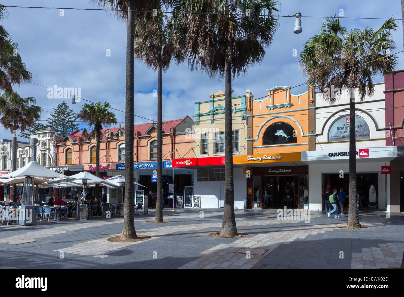Shops restaurant people main street hi-res stock photography and images ...