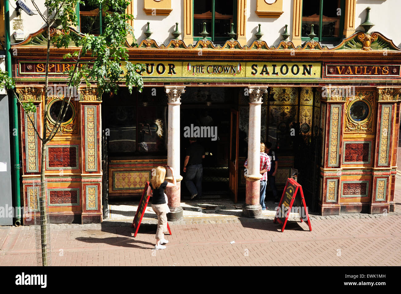 The Crown Liquor Saloon is a pub in Belfast, Northern Ireland, UK Stock ...