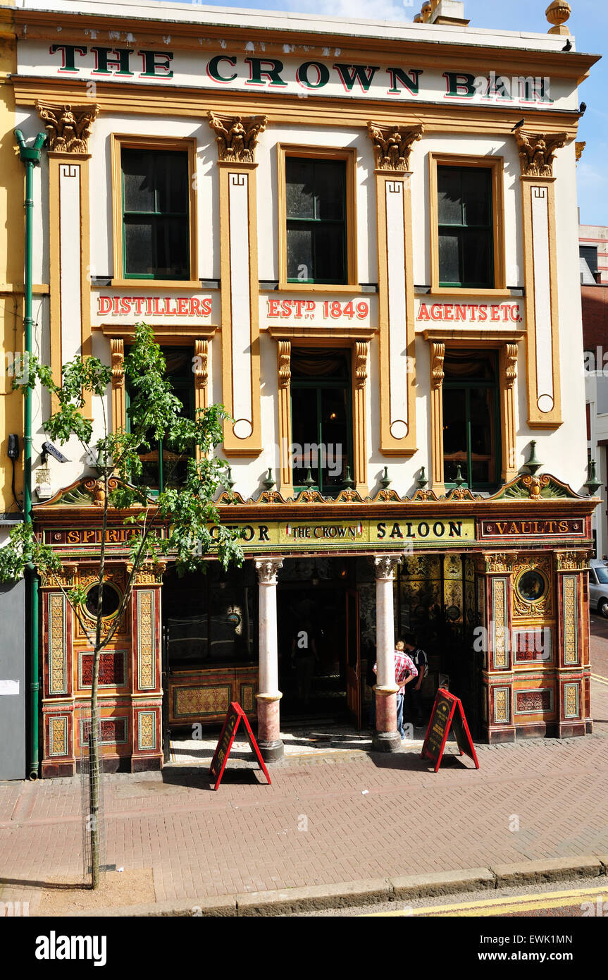 The Crown Liquor Saloon is a pub in Belfast, Northern Ireland, UK Stock ...