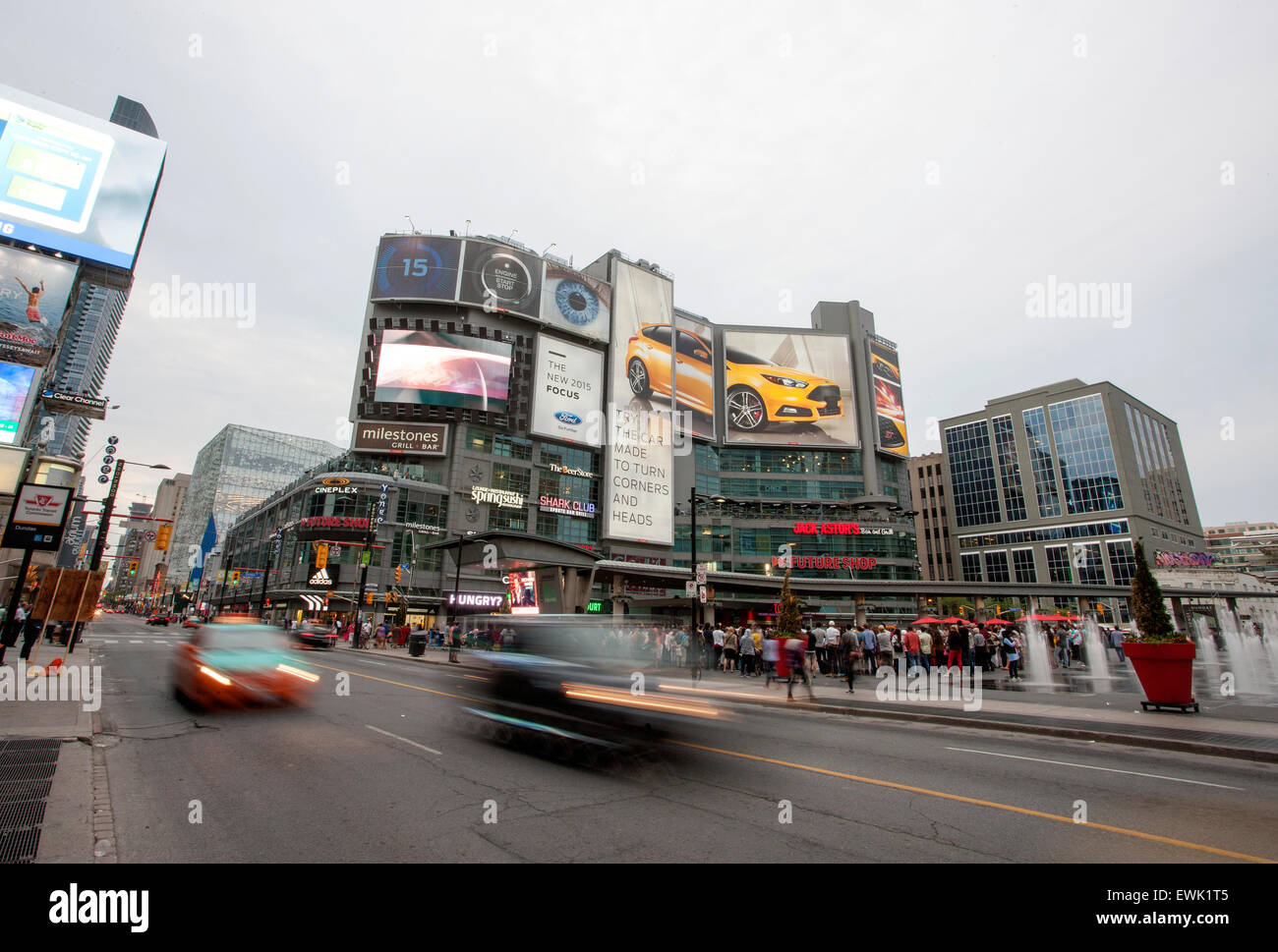 Toronto night canada ontario shops hi-res stock photography and images ...