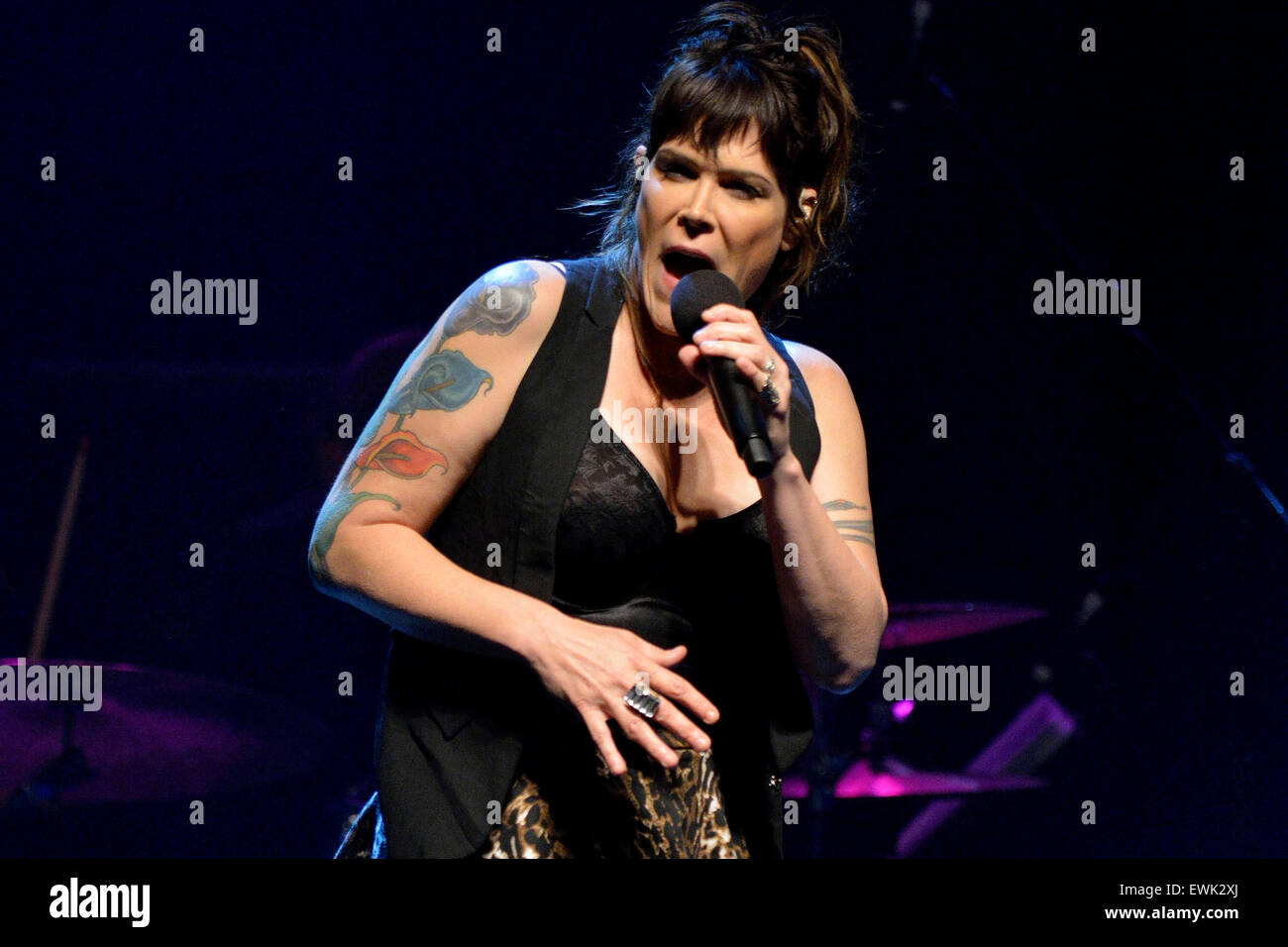Beth hart singer hi-res stock photography and images - Alamy