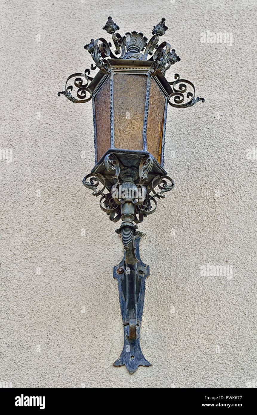 Bent street light post hi-res stock photography and images - Alamy