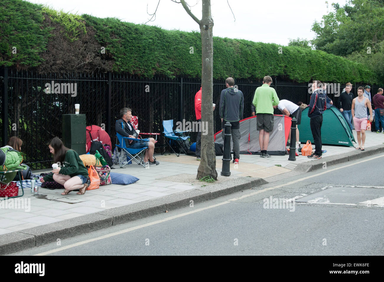 Wimbledon, London, UK. 28th June, 2015. The first queuers bring their ...