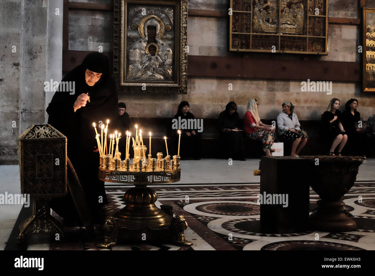 Greek orthodox communion hi-res stock photography and images - Alamy