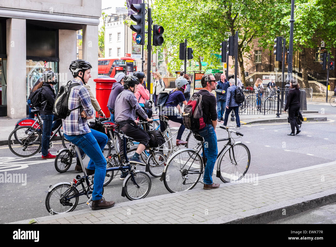 Cyclist by traffic lights hi-res stock photography and images - Alamy