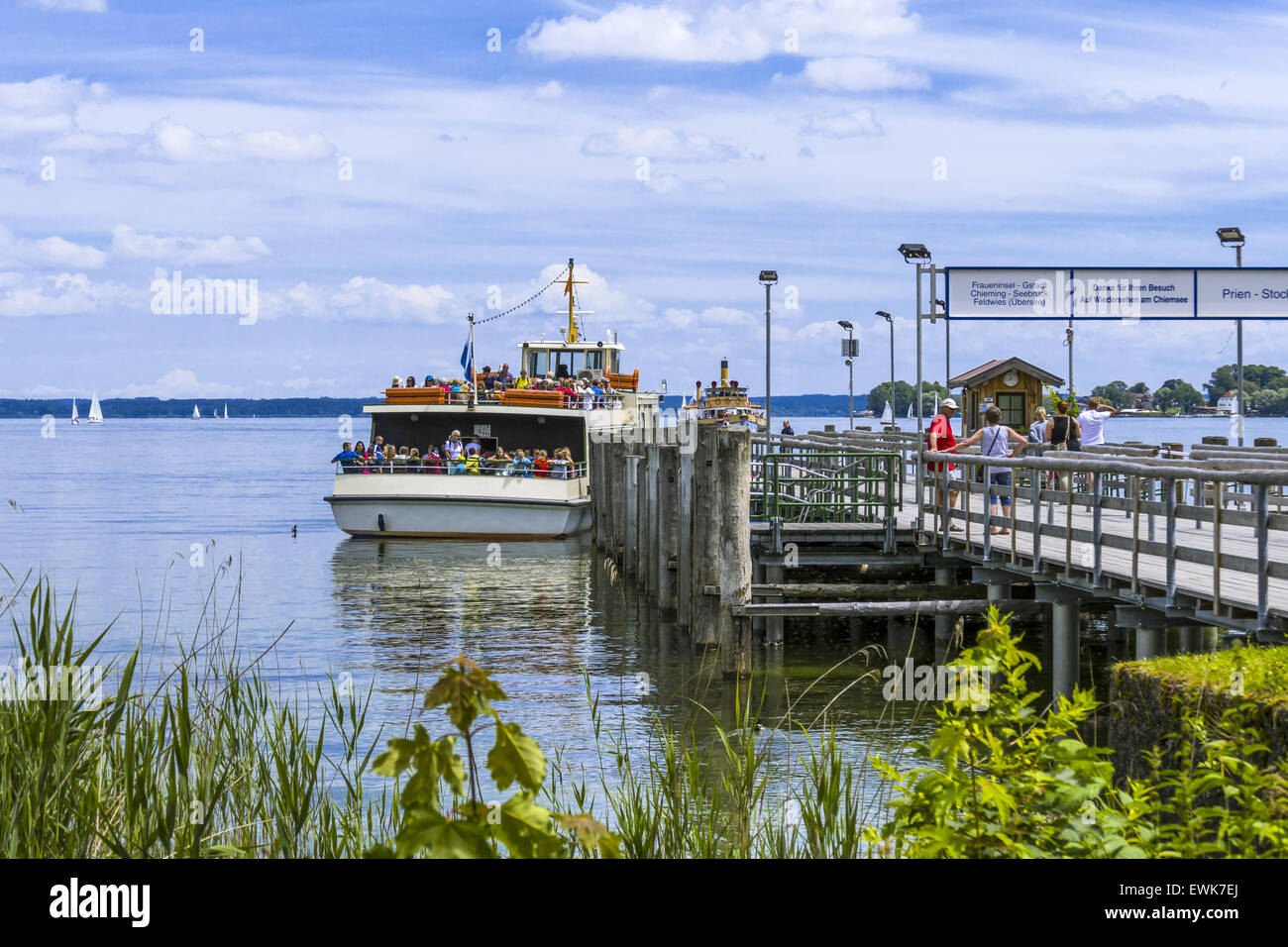 Steamboat landing stage hi-res stock photography and images - Alamy