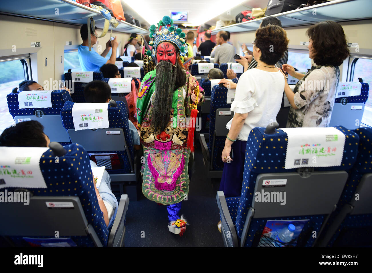 Walk on actors hi-res stock photography and images - Alamy