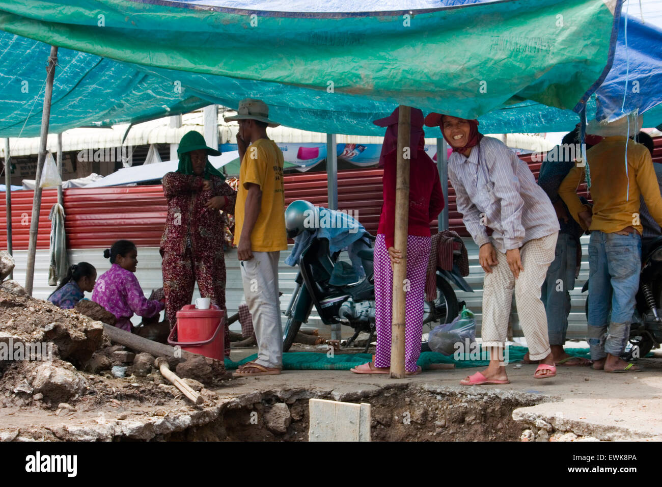 Construction shade hi-res stock photography and images - Alamy