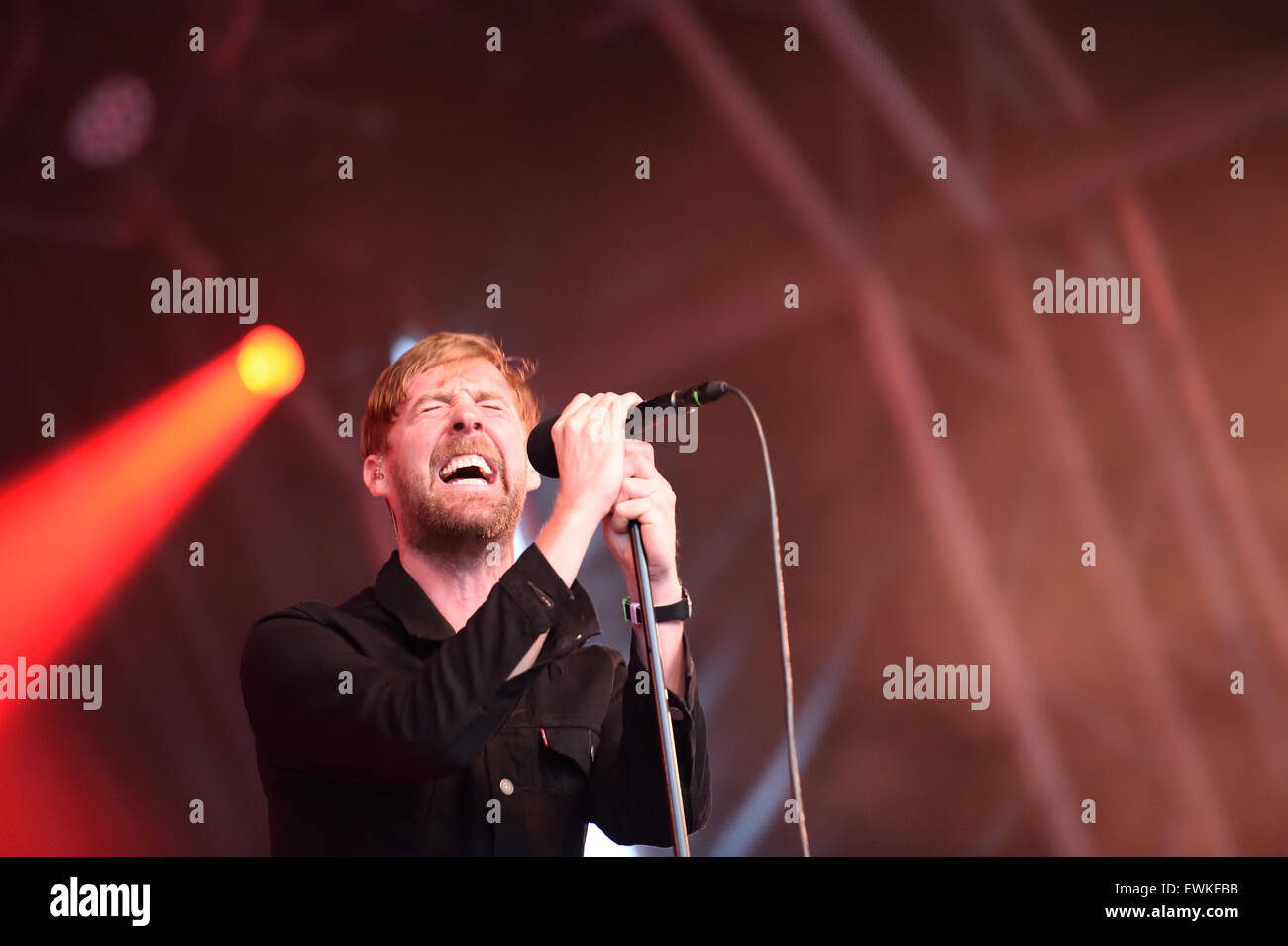 Ricky Wilson and the Kaiser Chiefs on stage at Bristol Summer Series ...