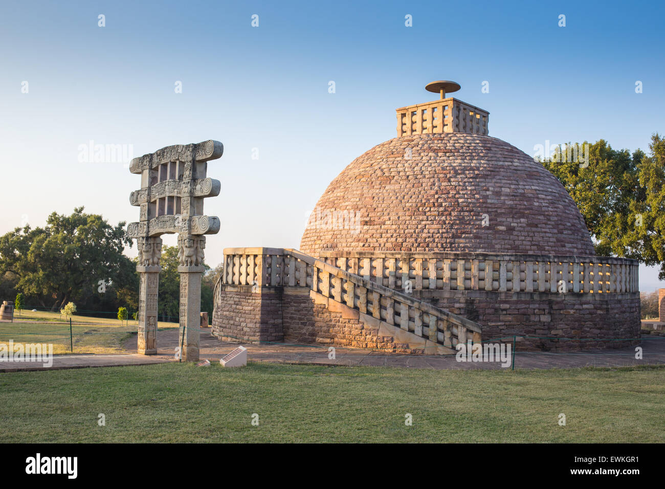 Ancient Great Stupa in Sanchi, in the India Stock Photo - Alamy