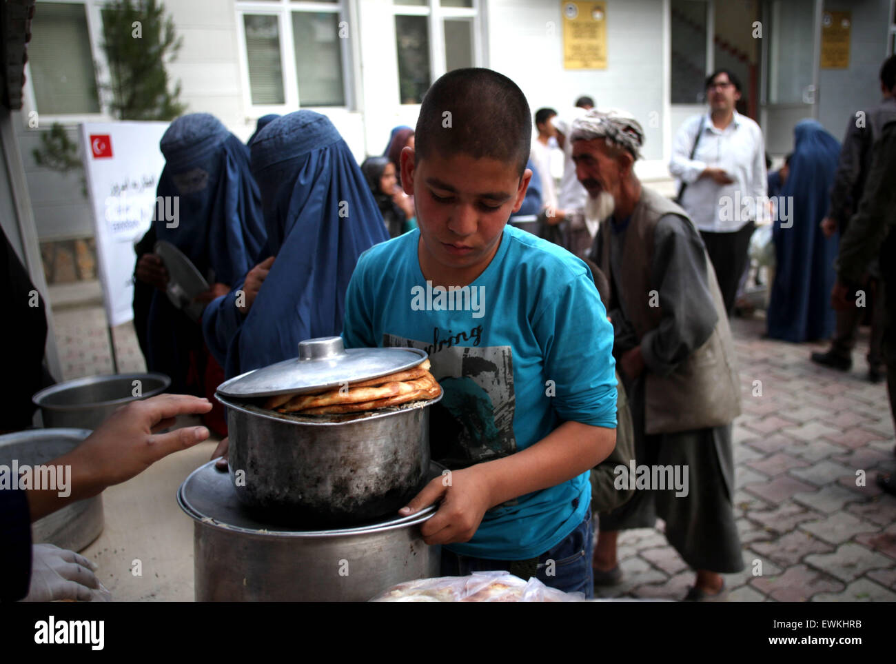 Afghan poor boy hi-res stock photography and images - Alamy