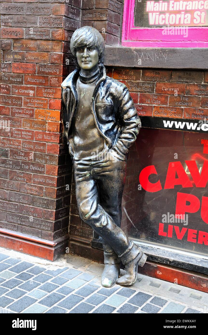 Statue of John Lennon by the Cavern Club along Mathew Street, The ...