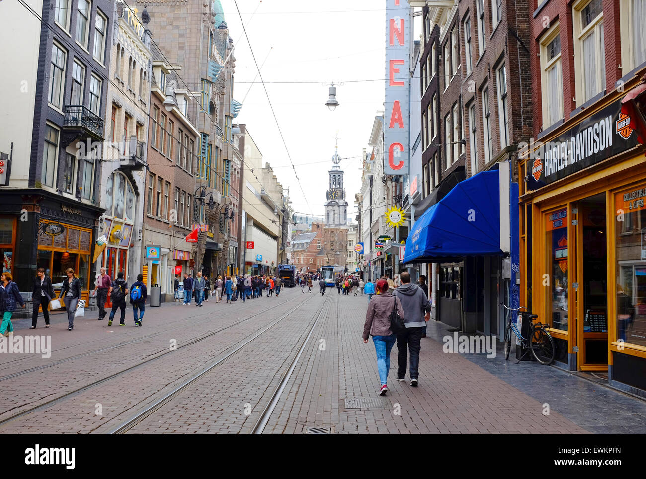People shopping in Amsterdam Stock Photo - Alamy