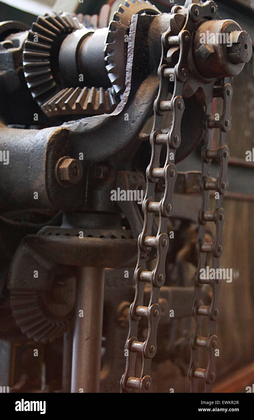 Machine age machinery mechanism hi-res stock photography and images - Alamy