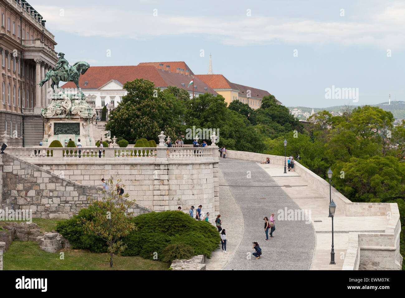 Tourists on the entrance ramp to the Royal Palace in the Buda Castle ...