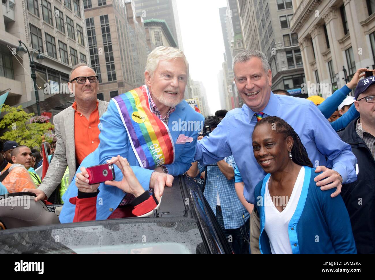 New York, NY, USA. 28th June, 2015. Sir Derek Jacobi, NYC Mayor Bill de ...