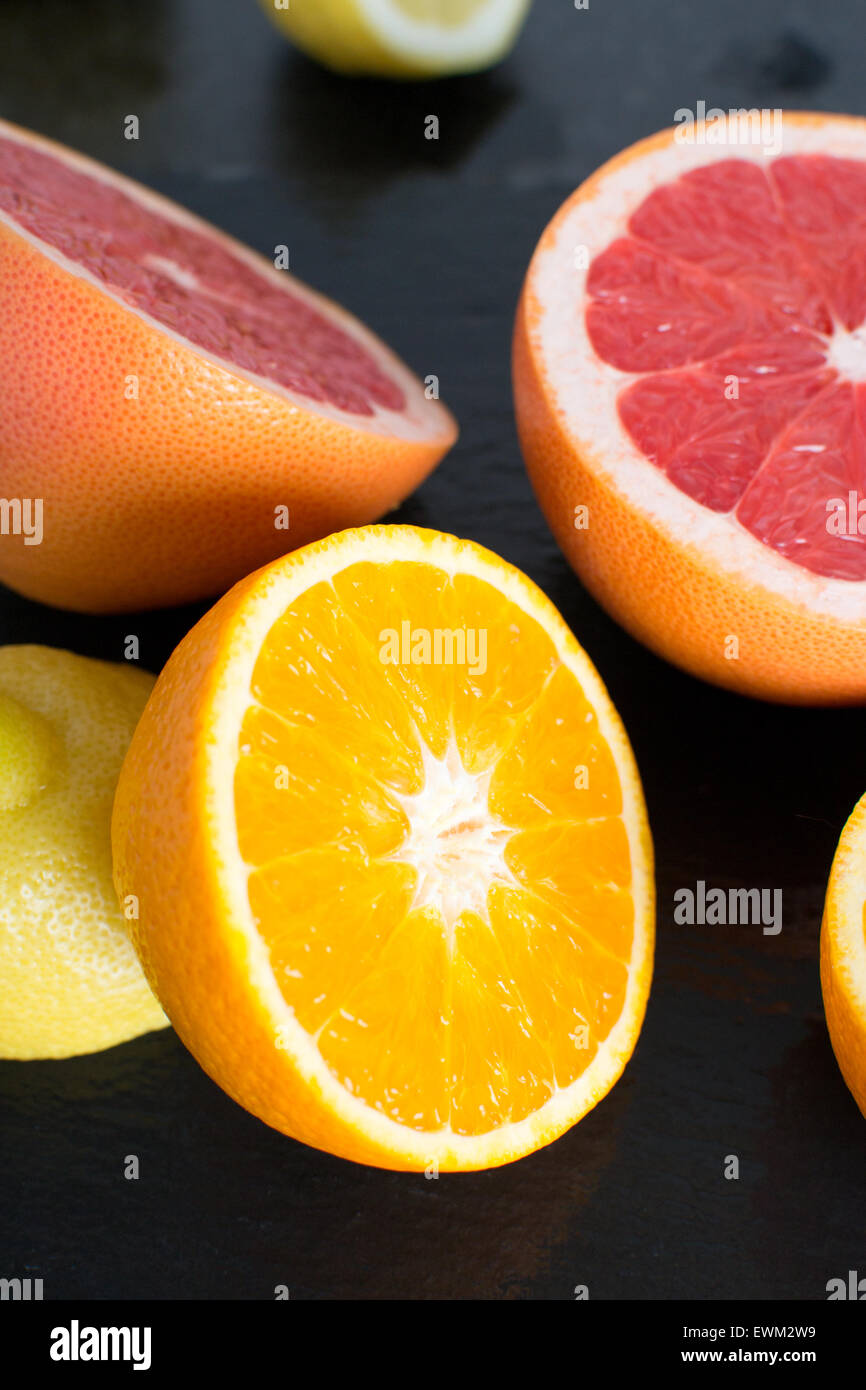Citrus fruits sliced hi-res stock photography and images - Alamy