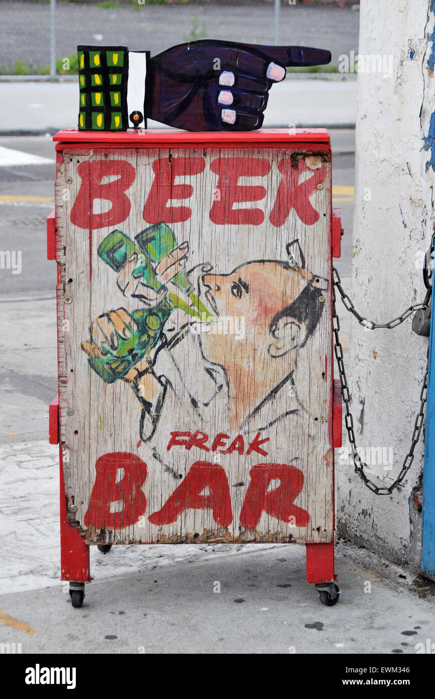 Old sideshow sign hi-res stock photography and images - Alamy