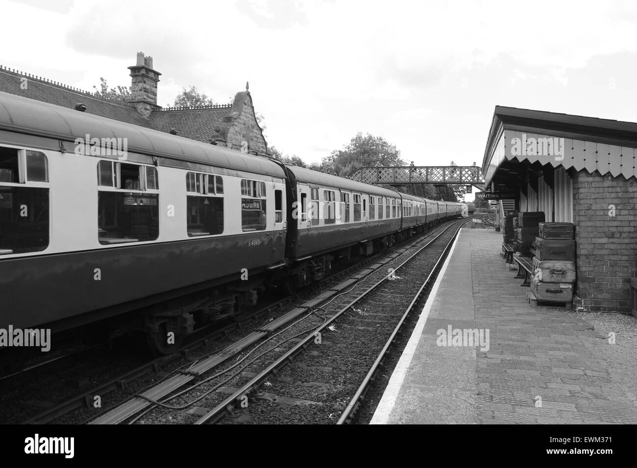 Severn Valley Steam Railway 1940's Weekend mock ww2 battles, steam ...