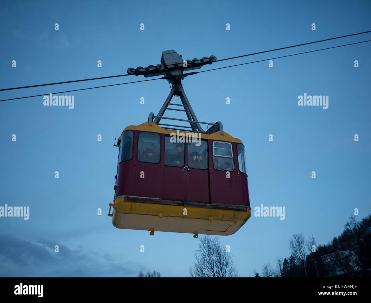Cable car cabin hi-res stock photography and images - Alamy