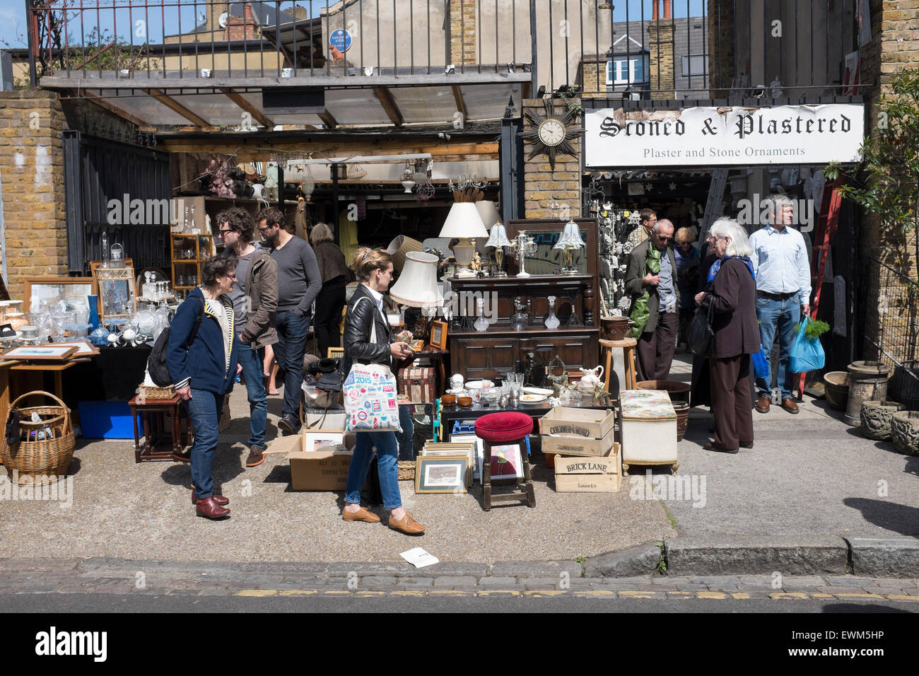Flea market stalls hi-res stock photography and images - Alamy