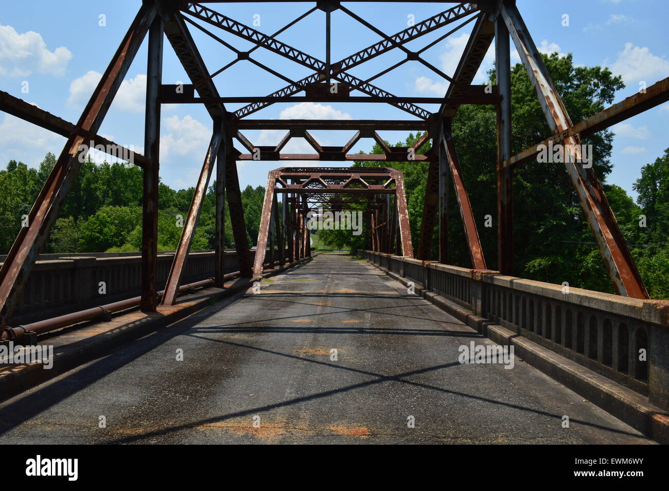 Rusty bridge hi-res stock photography and images - Alamy