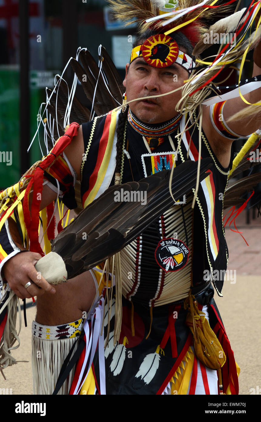 Aboriginal canadian dance hi-res stock photography and images - Alamy