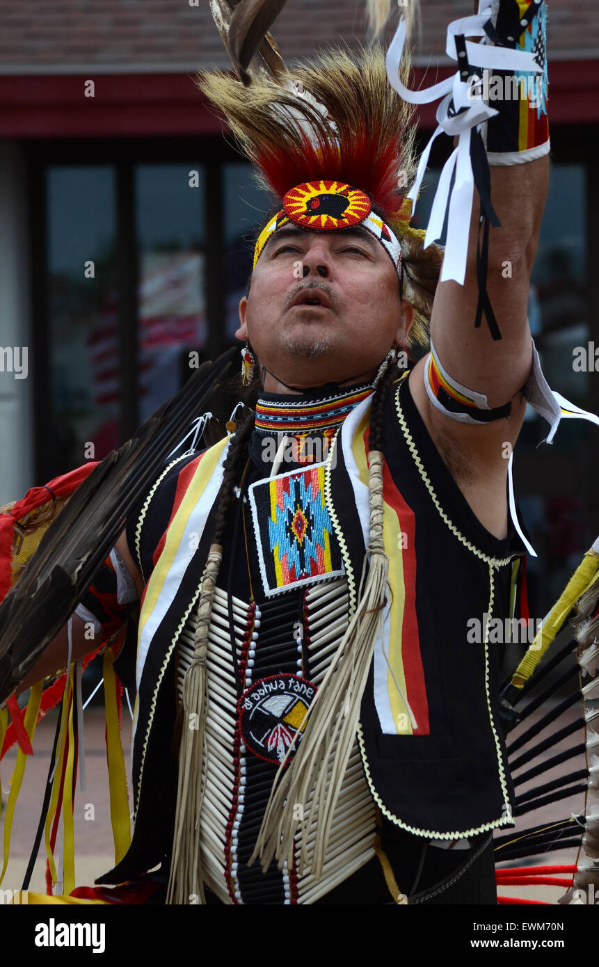 Aboriginal canadian dance hi-res stock photography and images - Alamy