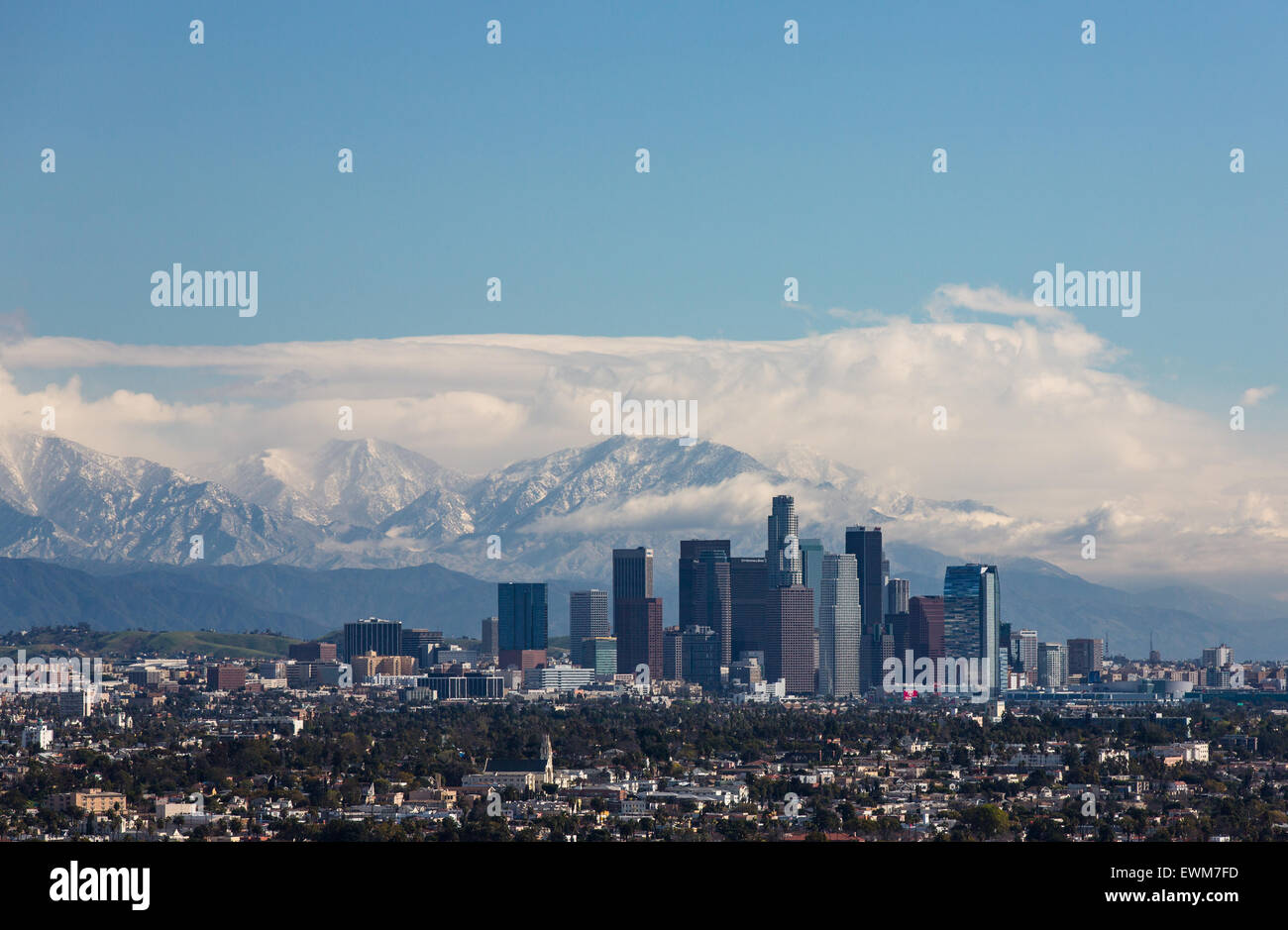 A view of downtown Los Angeles from the Baldwin Hills overlook Stock ...