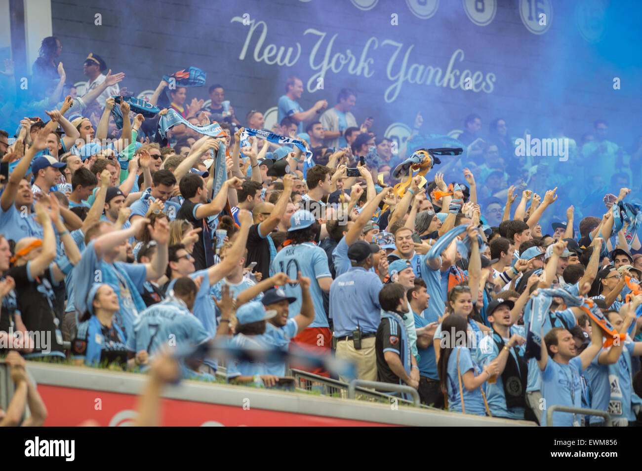 Nycfc fans hi-res stock photography and images - Alamy