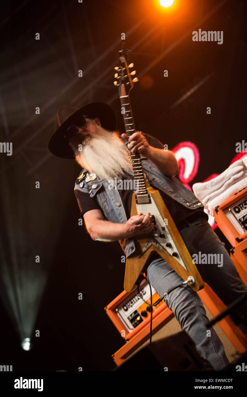 Dave catching eagles death metal hi-res stock photography and images ...