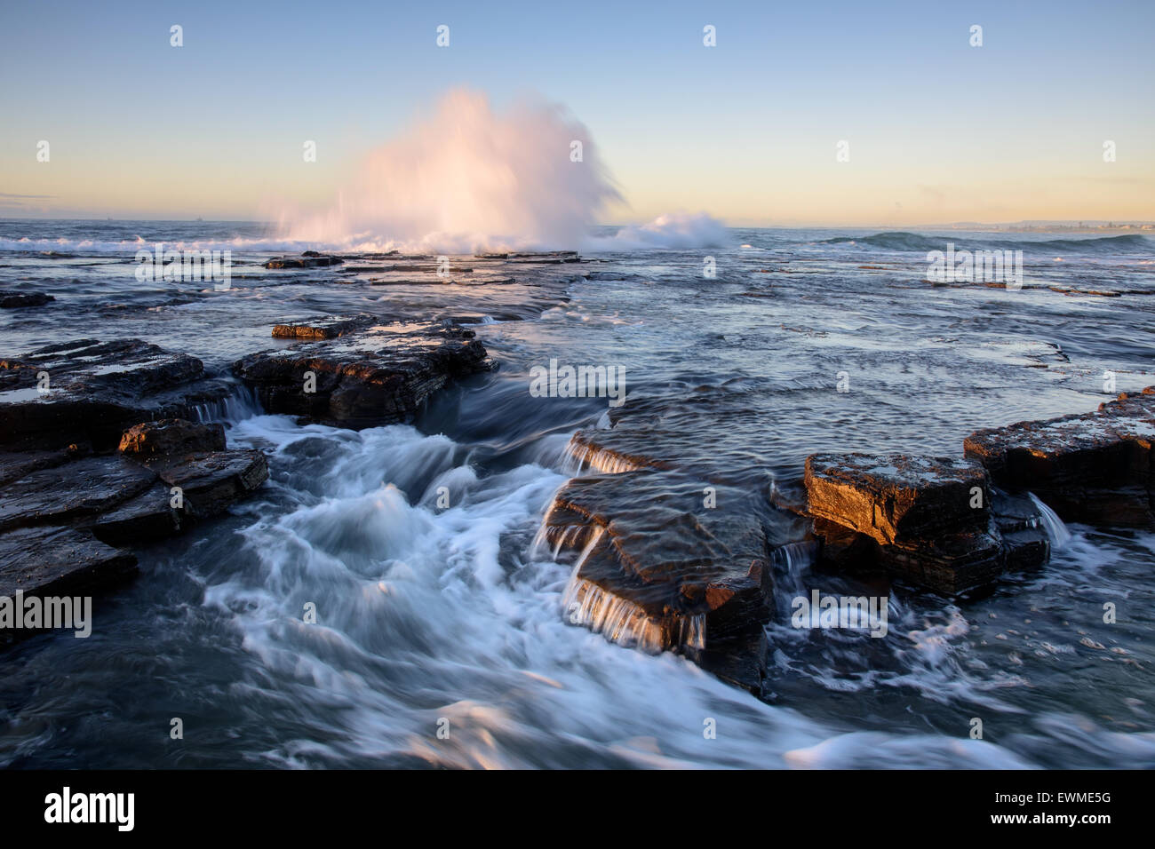 Breaking rock rocks australian landscape hi-res stock photography and ...