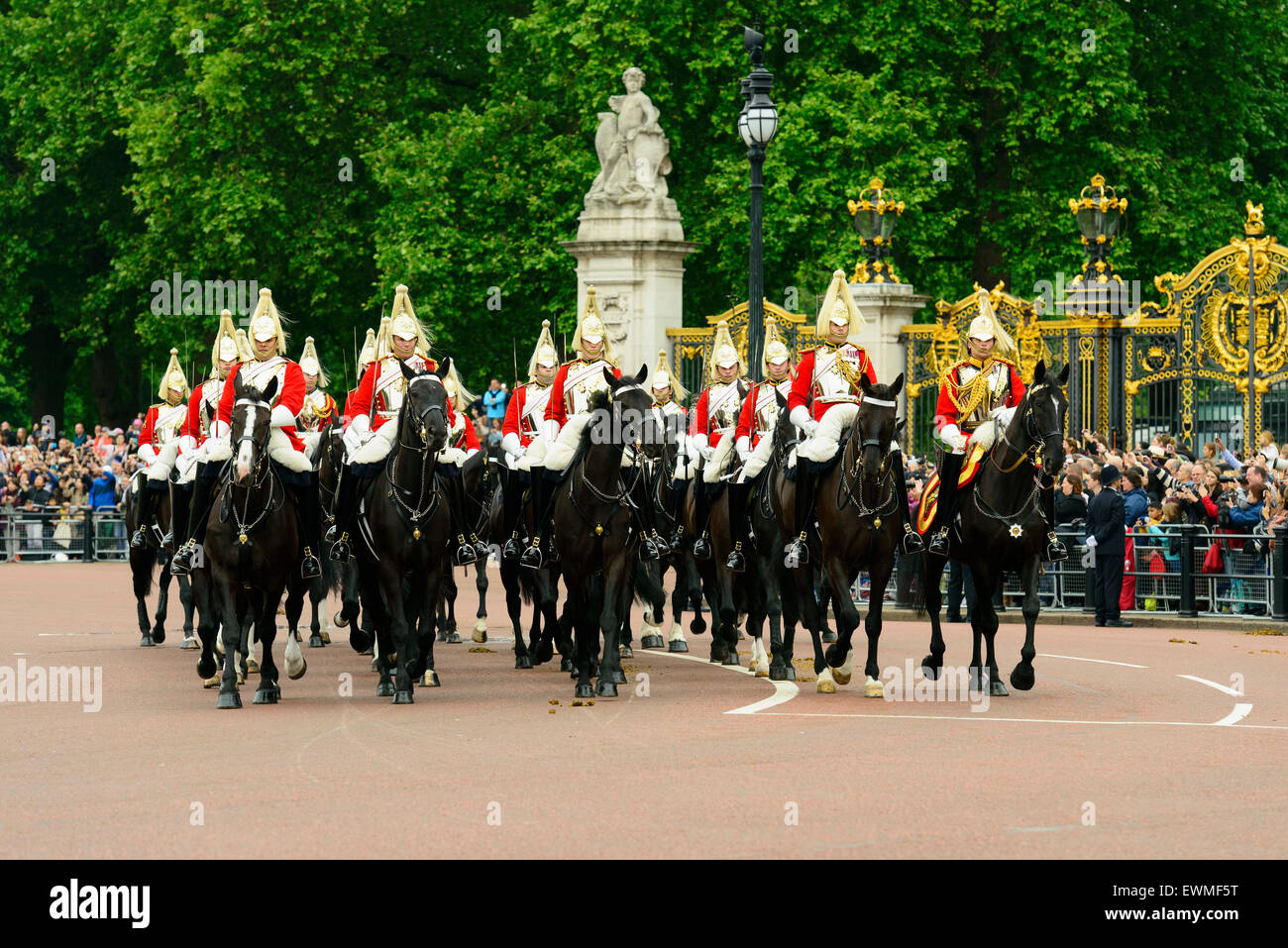 Uniform horse queen elizabeth hi-res stock photography and images - Alamy