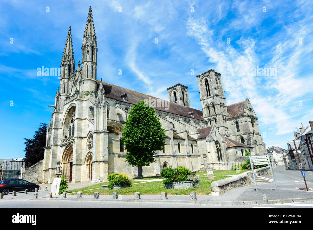 Laon, church of Saint-Martin Stock Photo - Alamy