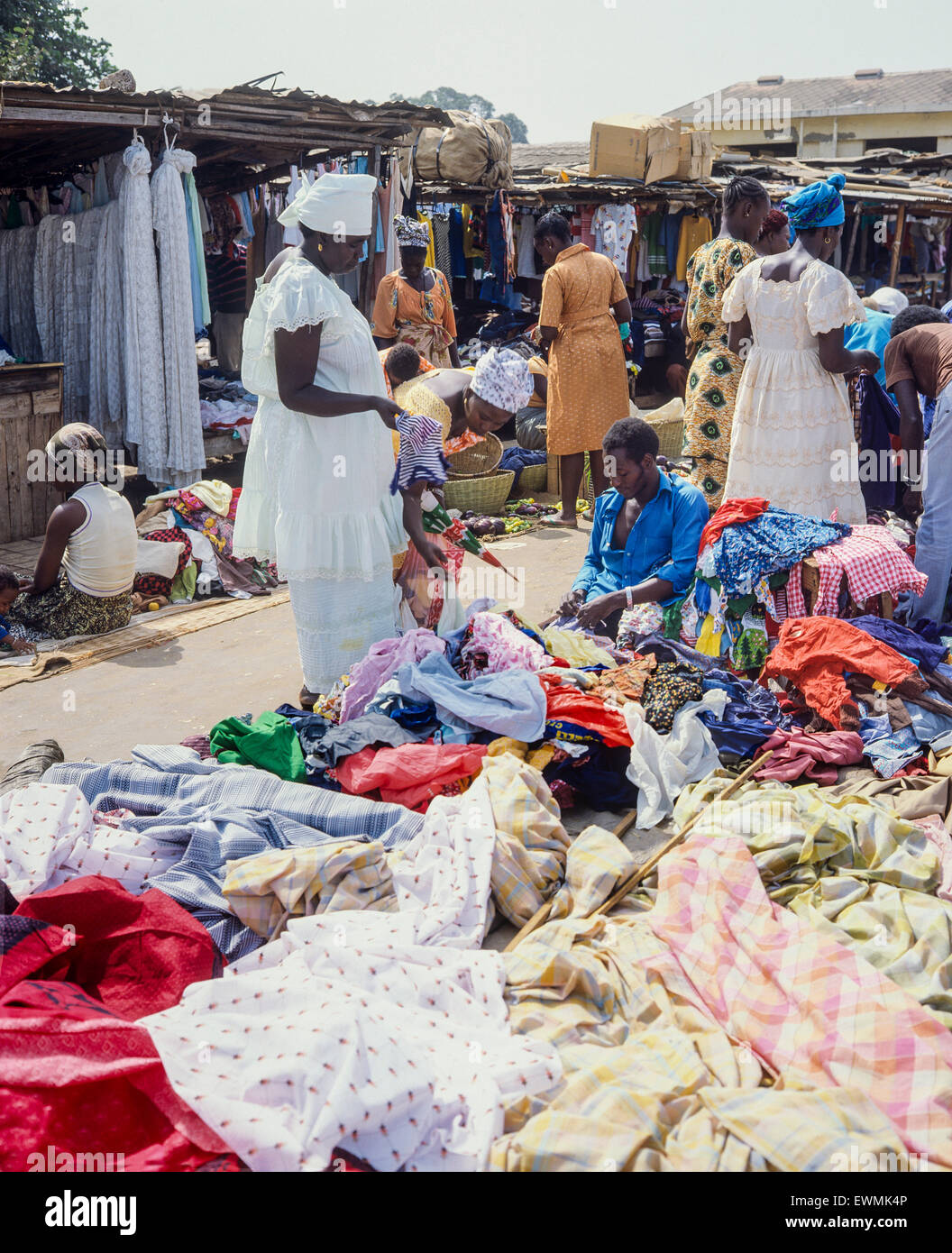 African women banjul gambia hi-res stock photography and images - Alamy