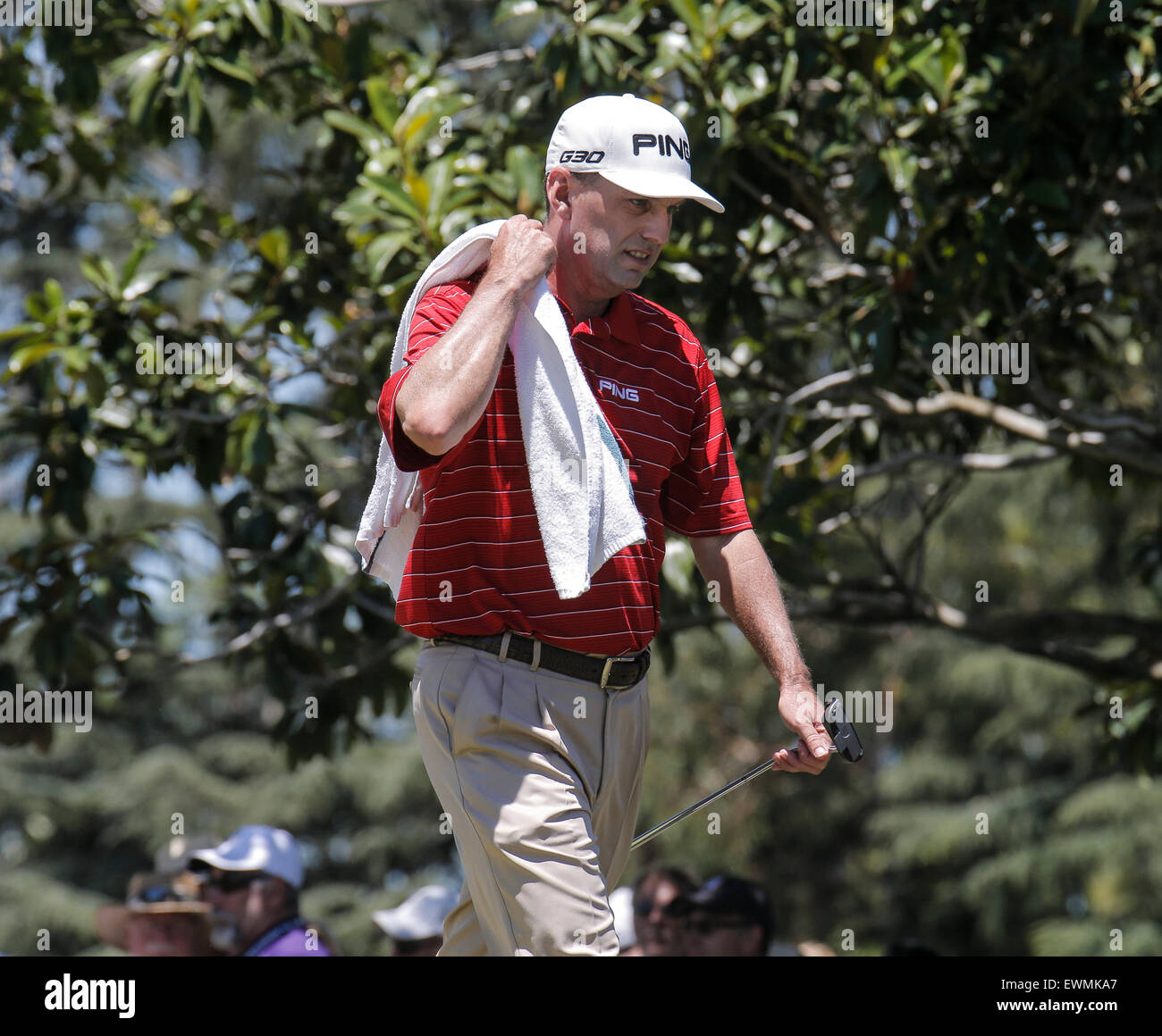 Sacramento, CA. 28th June, 2015. Kevin Sutherland walking to the 4 hole ...