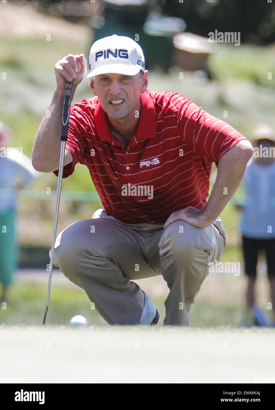 Sacramento, CA. 28th June, 2015. Kevin Sutherland study greens on the ...
