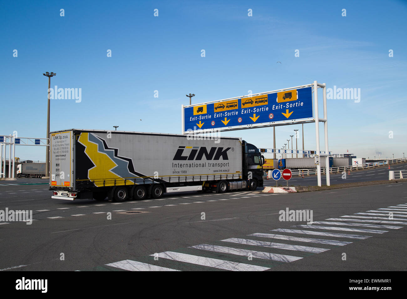 Lorry arrives at thhe Port of Calais in France Stock Photo - Alamy