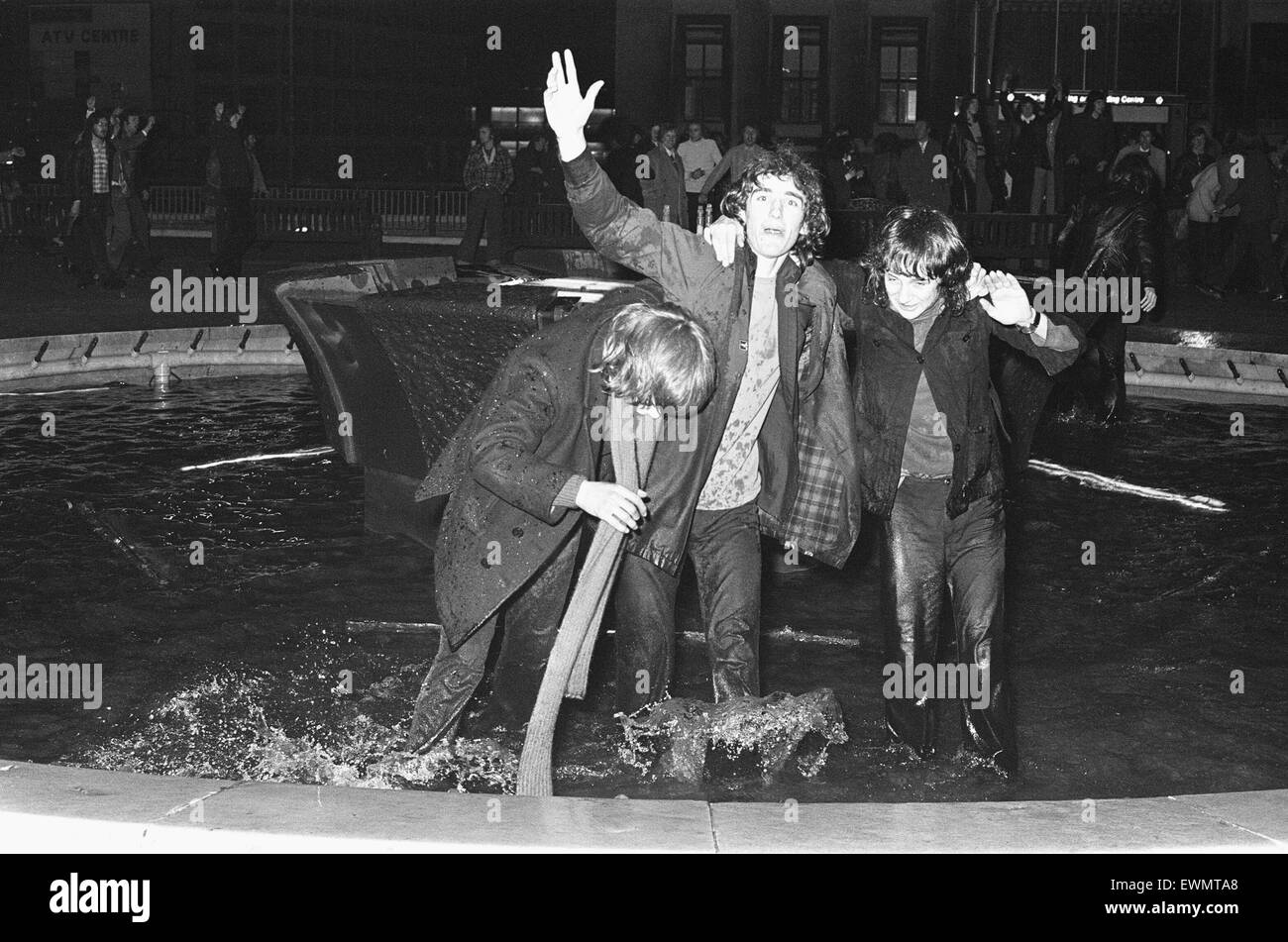 New year revellers 1970s hi-res stock photography and images - Alamy