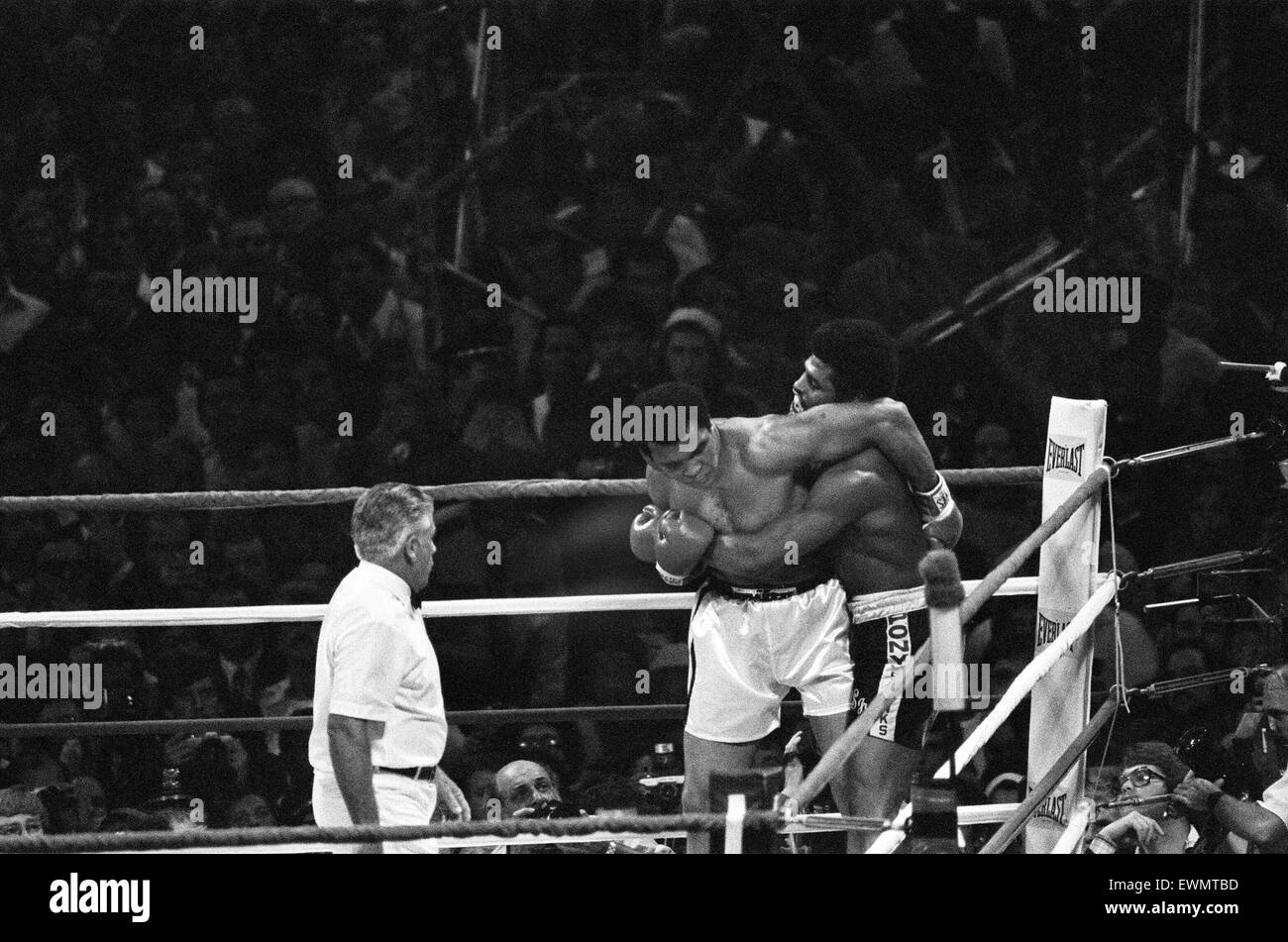 Muhammad Ali's second match with Leon Spinks, at the Louisiana ...