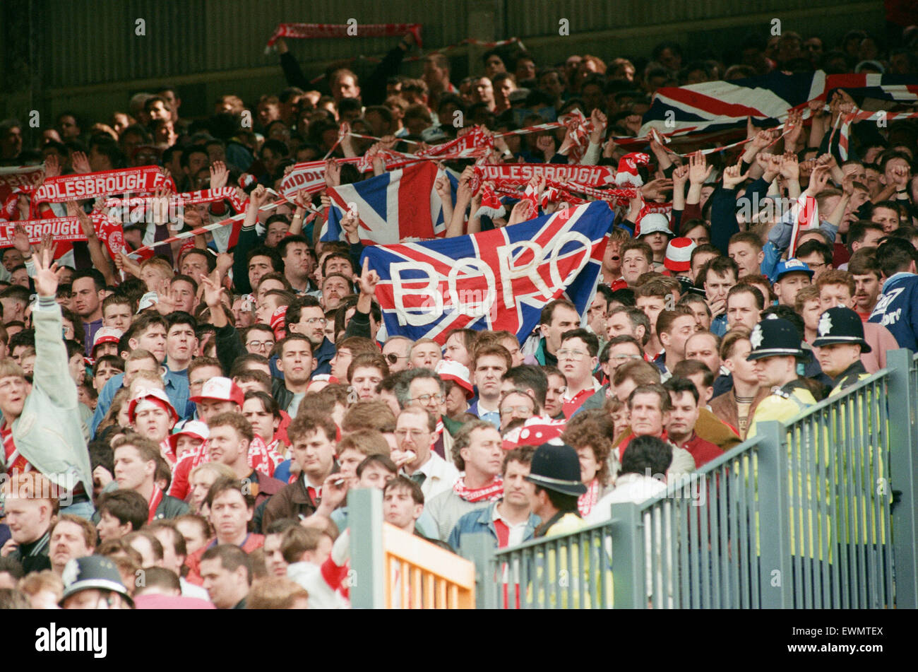 Wolves scarves hi-res stock photography and images - Alamy
