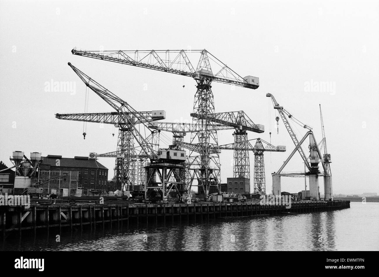 Glasgow docks hi-res stock photography and images - Alamy