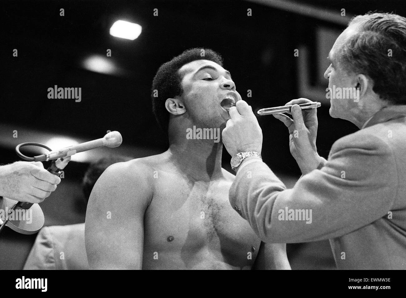 Muhammad Ali having a pre-fight medical ahead of his clash with Smoking ...