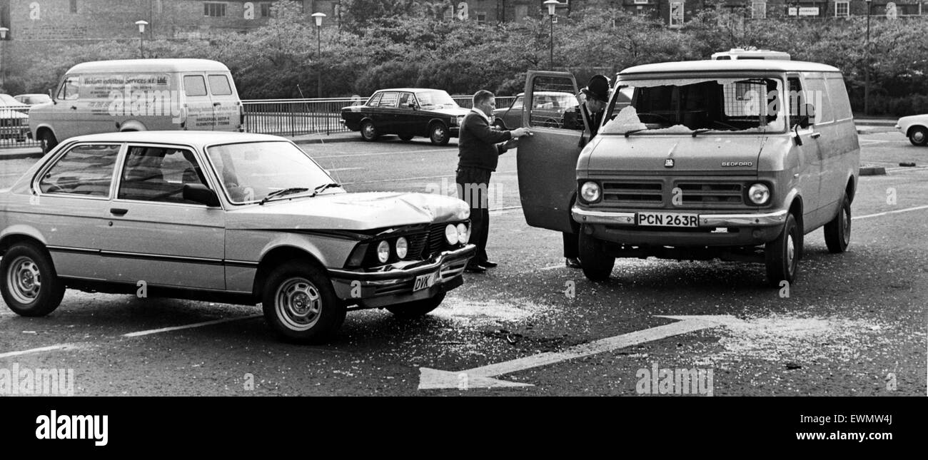 Ram raid Black and White Stock Photos & Images - Alamy
