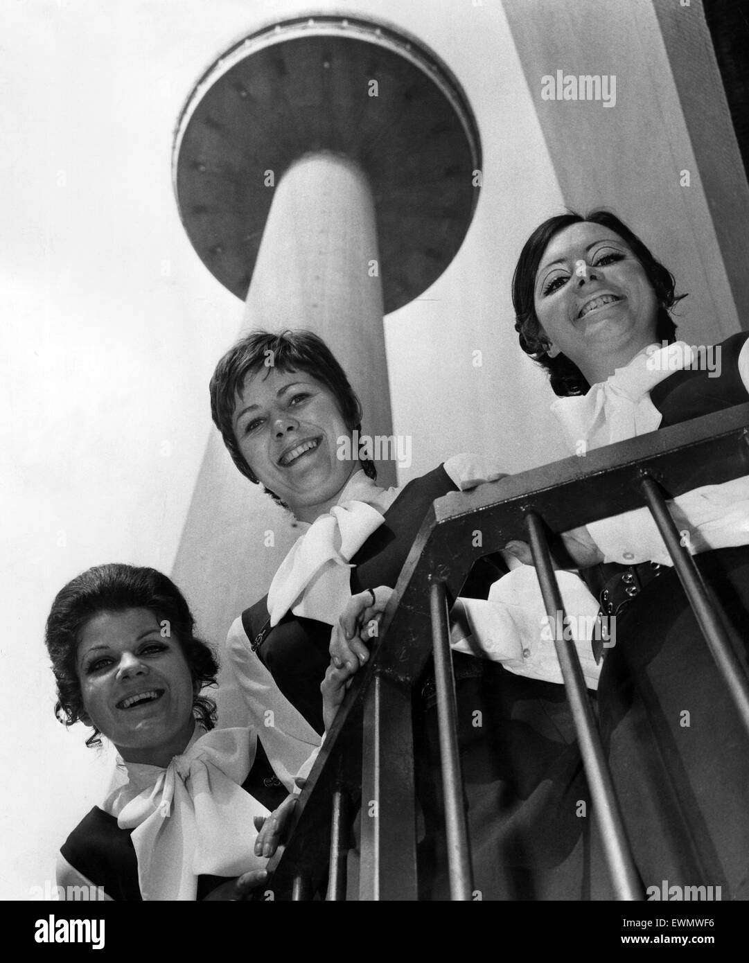 Hostesses hi-res stock photography and images - Alamy