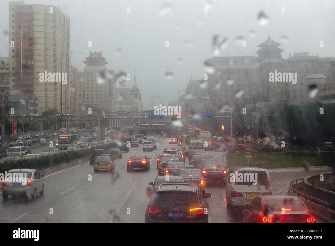 Lightning warning weather hi-res stock photography and images - Alamy