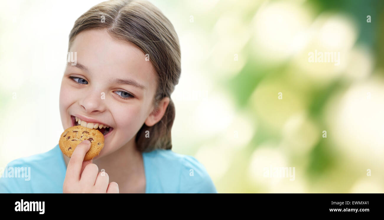 Child eating cookie hi-res stock photography and images - Alamy