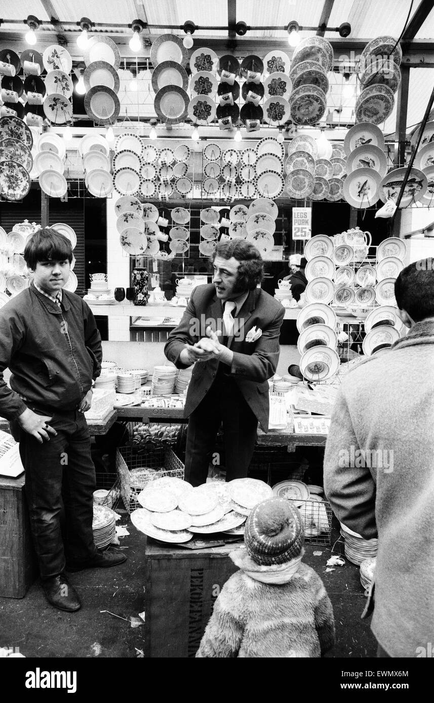 Jewish Cemetery, Glasgow, Scotland, 6th March 1971. Face of Britain ...