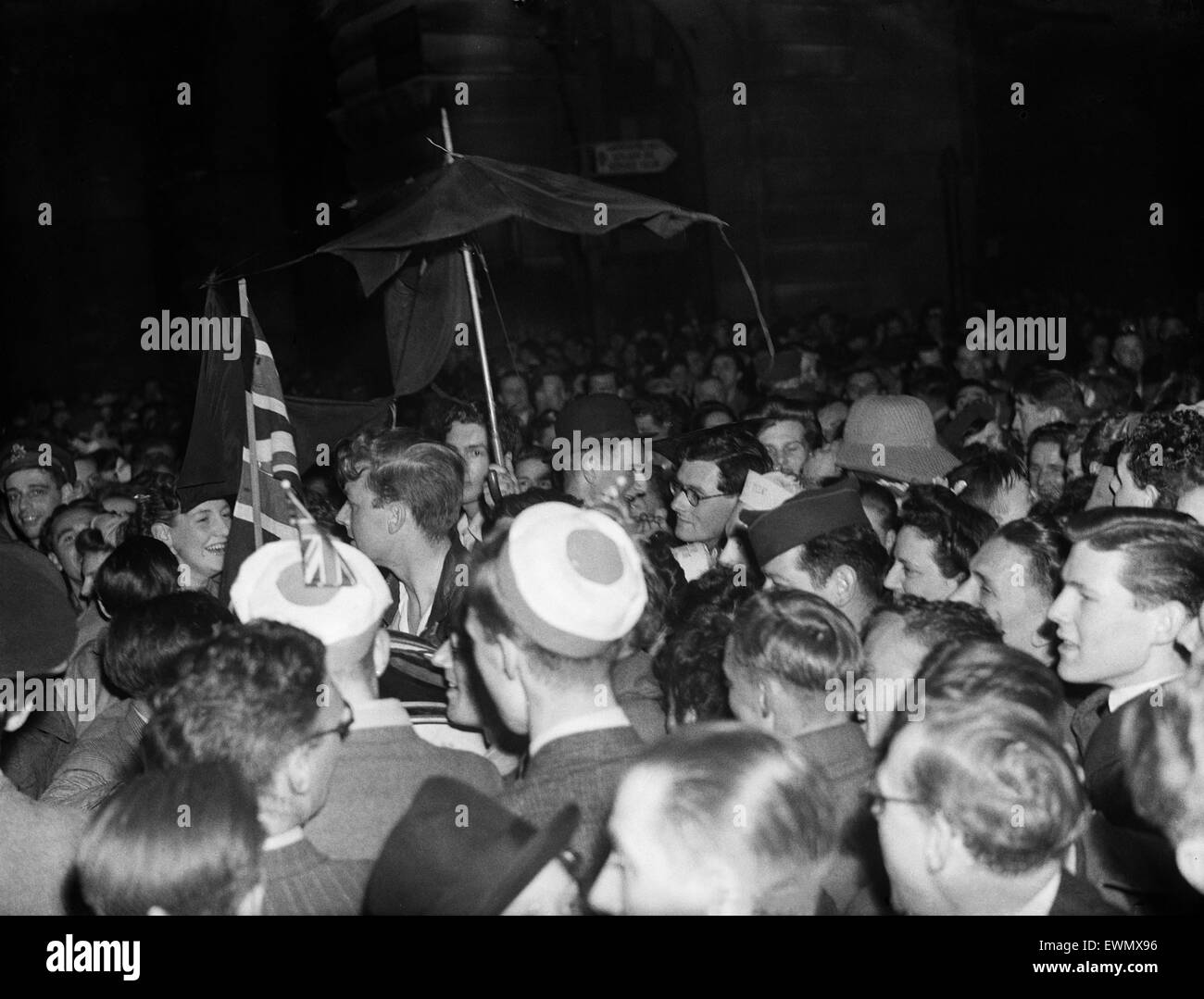 Ww2 celebrations hi-res stock photography and images - Alamy