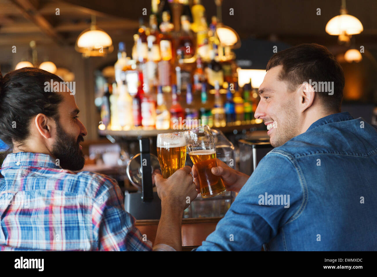 Male best friends talking hi-res stock photography and images - Alamy